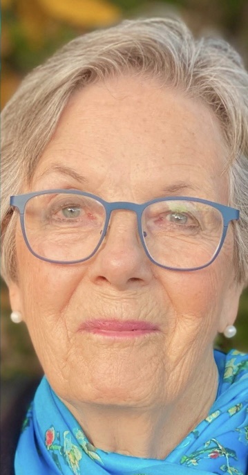 A Poem by Karen Leahy – The Paddock Review